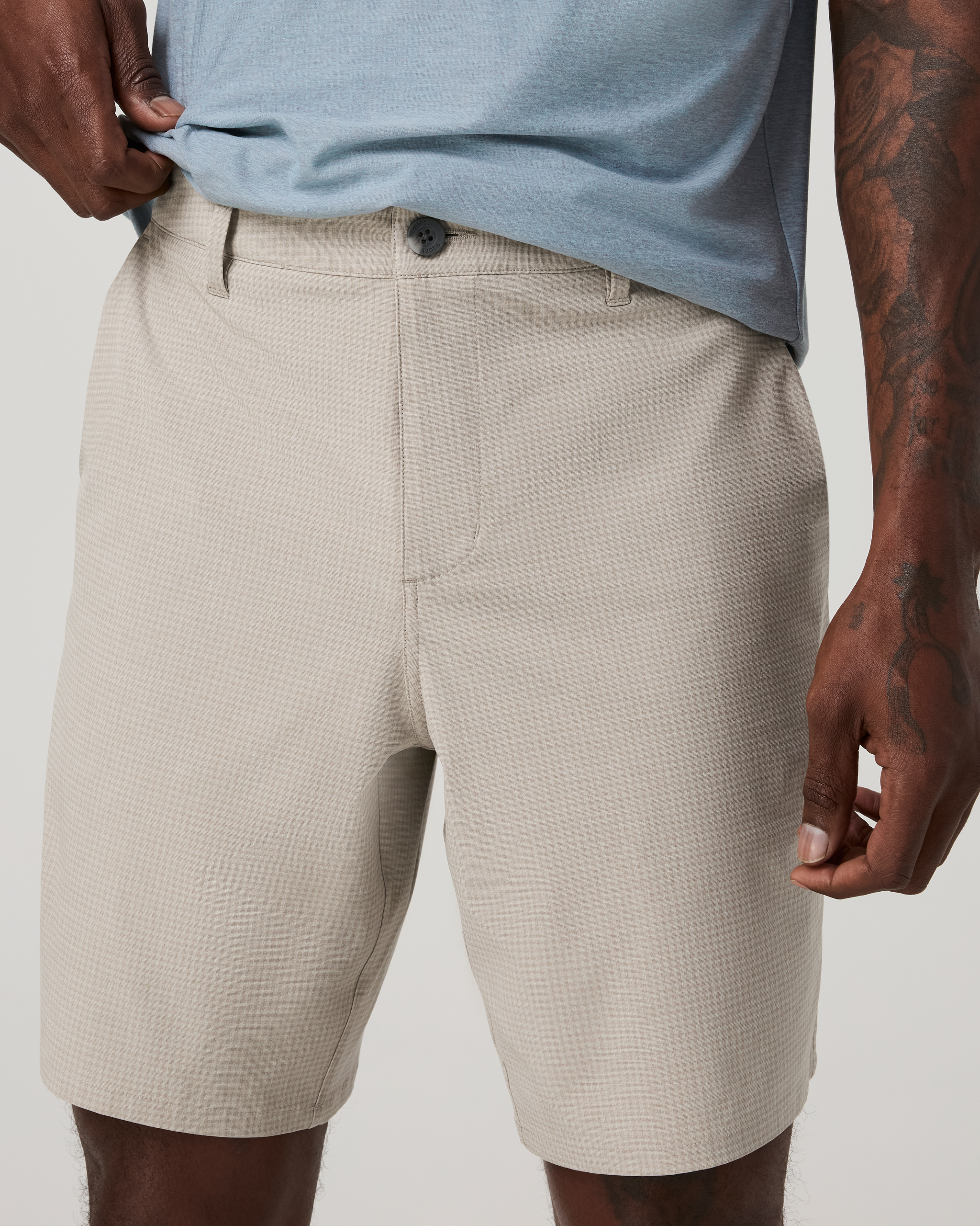 VUORI Aim 8" Chino Shorts